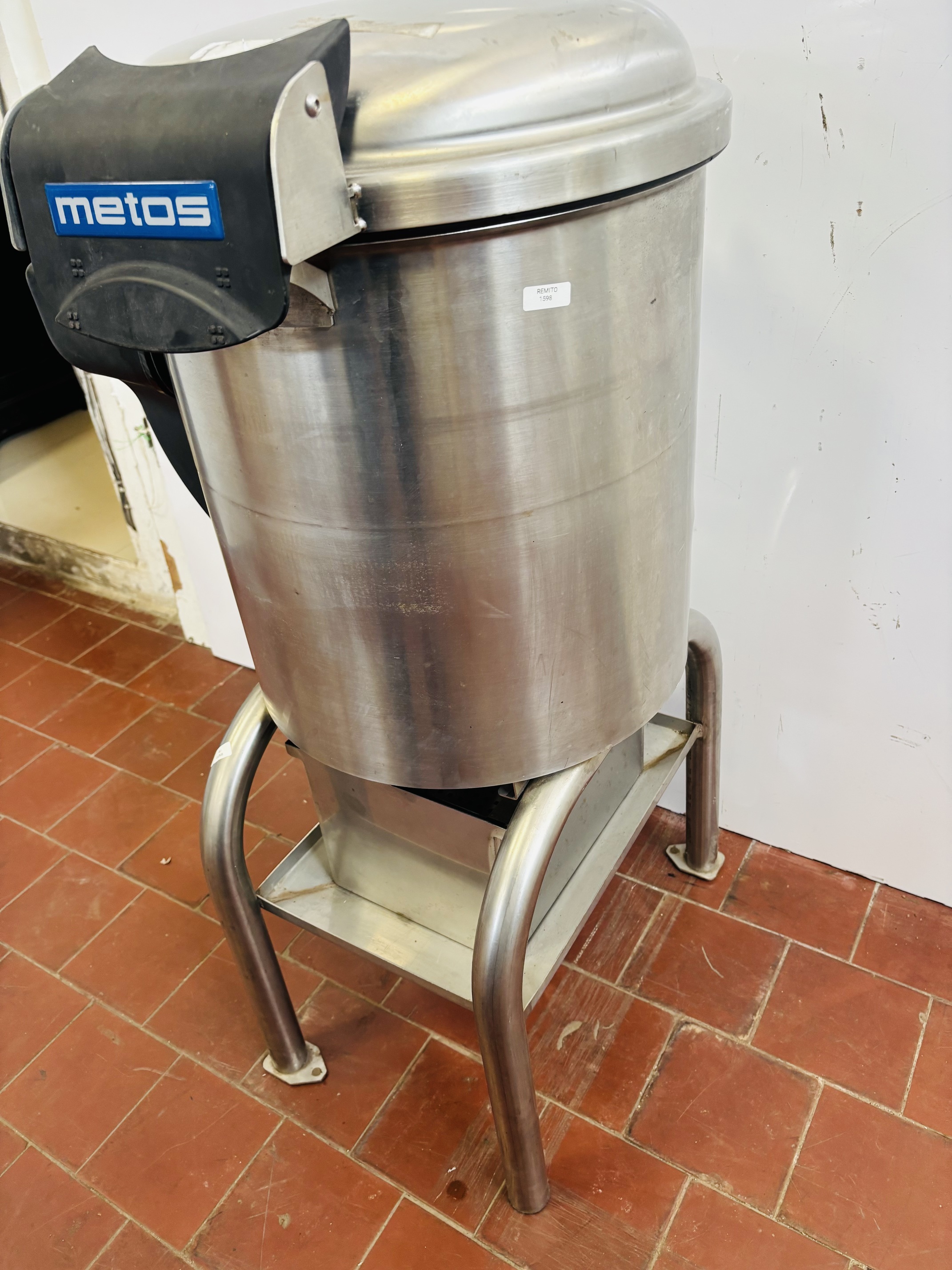 Lote #109 – Pelapapas industrial ¨Metos¨ Ac/Inox de alto calibre ...
